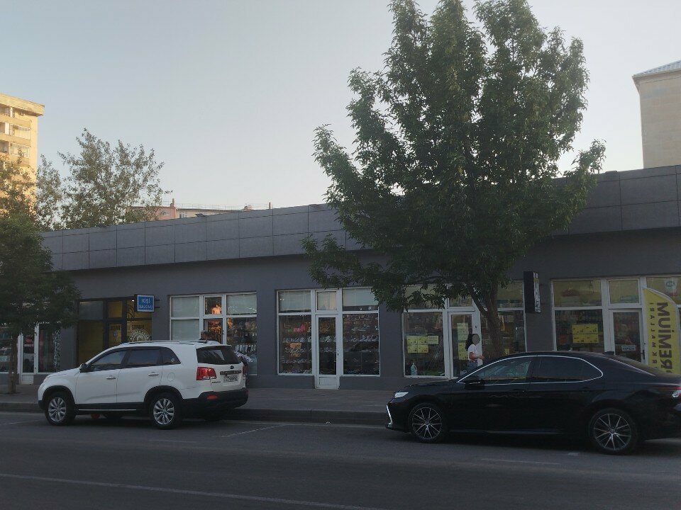 Giyim mağazası Turk ushag ve qadin geyimleri, Bakü, foto