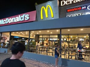 McDonald's (Antalya, Alanya, Konaklı Mah., Mithat Görgün Cad., 4/1), fast food  Alanya'dan