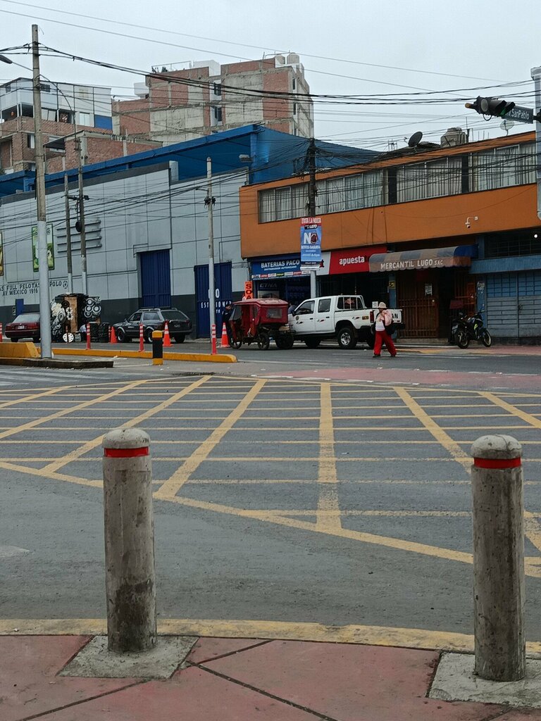 Akümülatör ve şarj cihazları Baterias Paco, Lima, foto