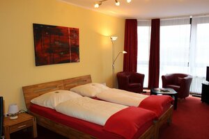 Hotel garni Marktterrassen (North Rhine-Westphalia, Rhein-Sieg-Kreis, Frankfurter Straße, 98), otel  Hennef'ten