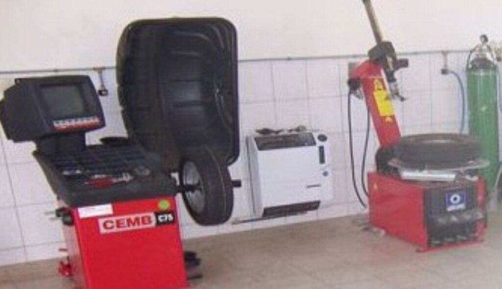 Express yağ değişim noktası Autoservis - pneuservis Toman & syn, Güney Moravya Bölgesi, foto