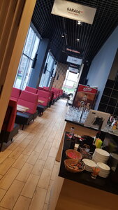 Garage food&coffee (vulica Kosarava No:18, Gomiel), kafe  Gomel'den