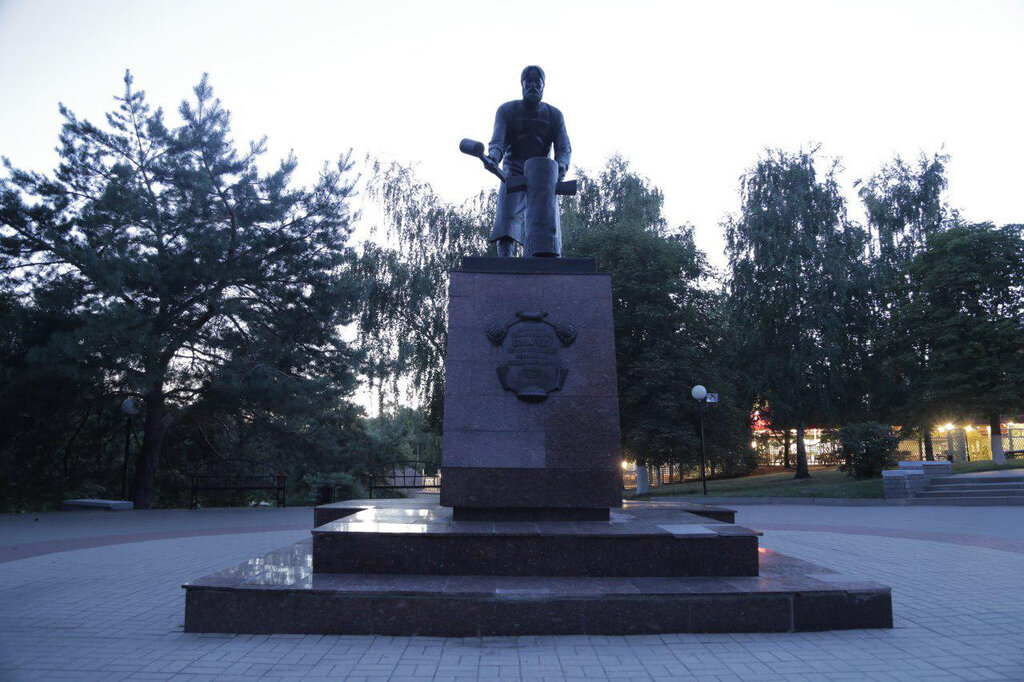 Anıt, heykel Д.С. Бокарев, Alekseyevka, foto