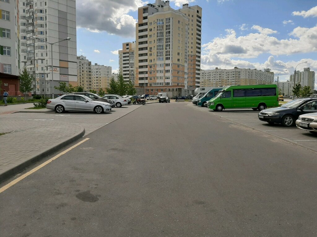 Otoparklar Parking lot, Minsk, foto