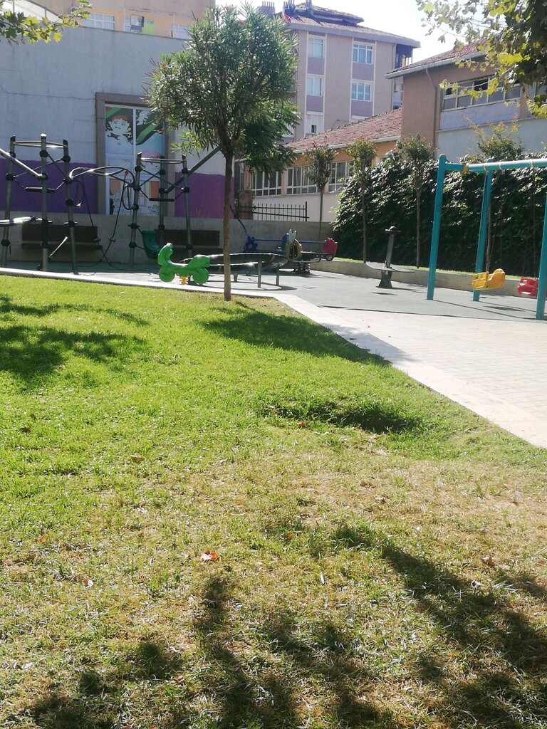 Parklar ve ormanlar İzzet Ünver Parkı, İstanbul, foto