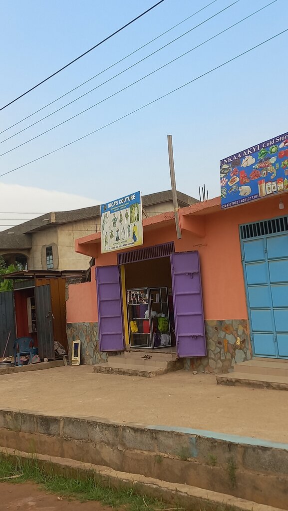 Giyim mağazası Rica’s Corture, Dünya, foto