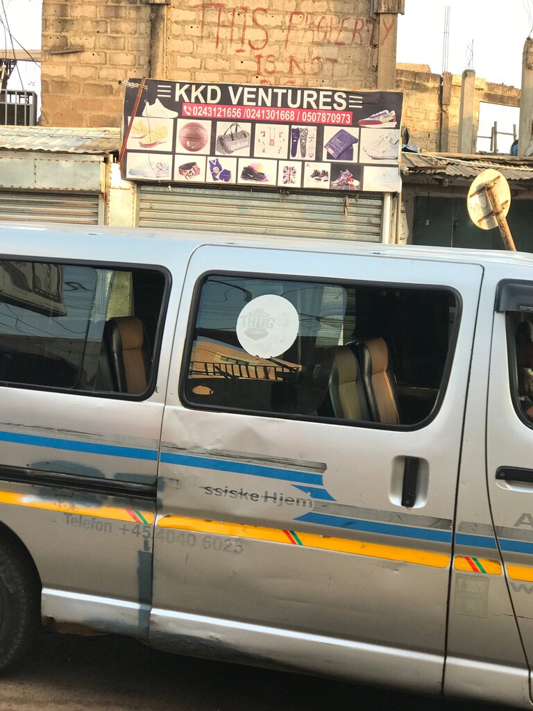Giyim mağazası Kkd Ventures, Akra, foto