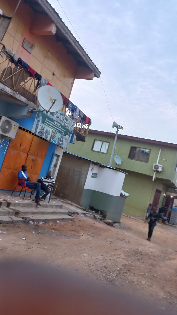 Kozmetik ve parfümeri mağazaları Obaasima Ventures, Dünya, foto