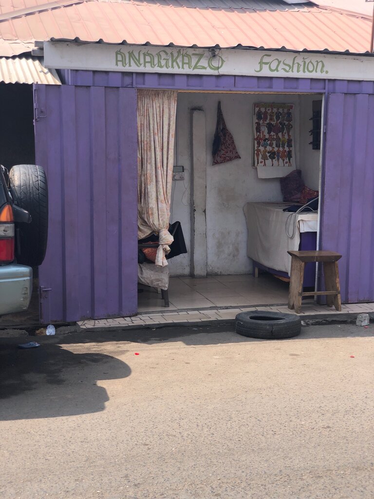 Giyim mağazası Anagazo Fashion, Akra, foto