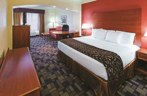 La Quinta Inn & Suites by Wyndham Seguin (Texas, Guadalupe County, Seguin), otel  Seguin'den