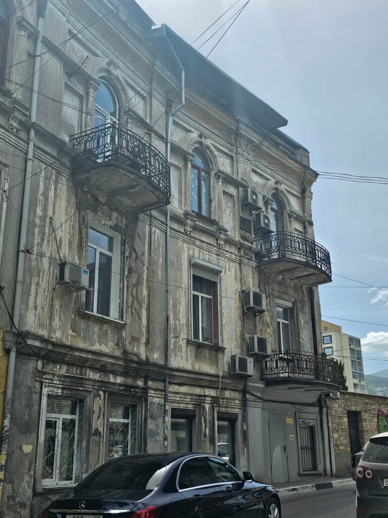 Koruma altına alınmış yapı Доходный дом Николая Павловича Лоланова, 1912 г., Yalta, foto