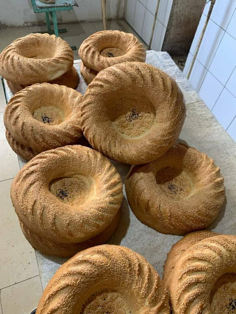 Ekmek fırını Хан Тенгре Навайканаси, Naryn, foto