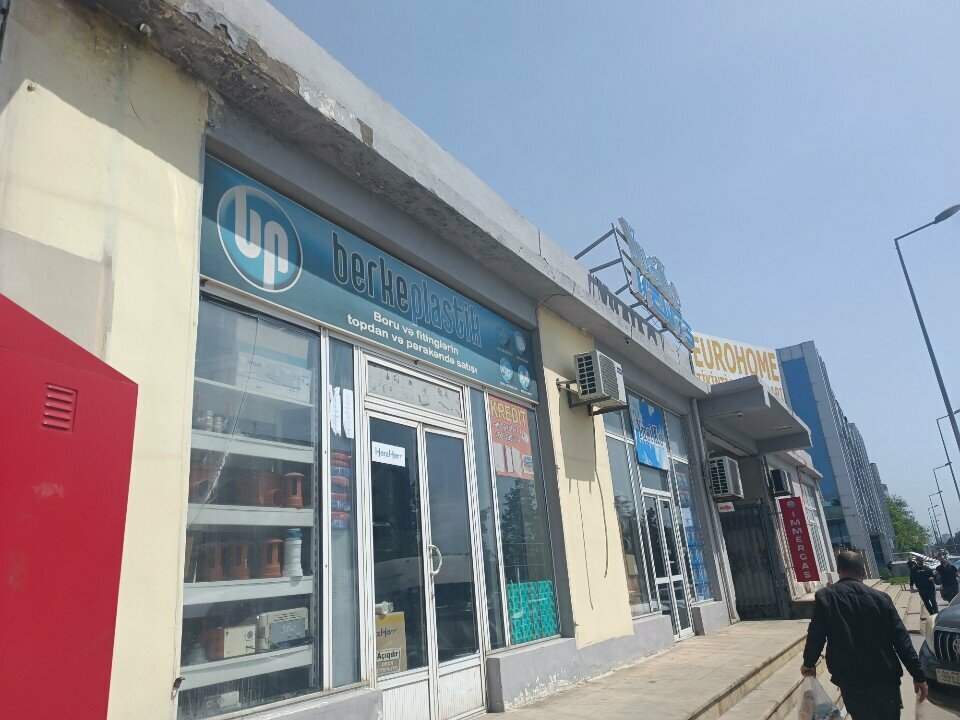 Yapı mağazası Yusiko, Bakü, foto
