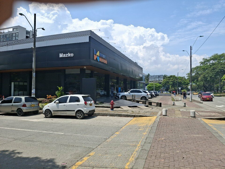 Otomobil satış galerileri William Benavides Advisor Motorysa, Byd, Fuso and Mitsubishi, Cali, foto