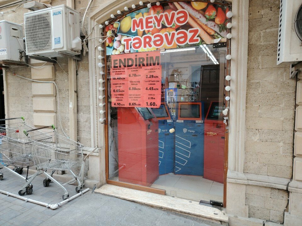 Ödeme terminali Millön, Bakü, foto