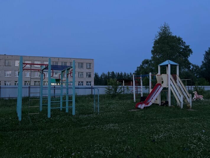 Oyun alanı Playground, Yaroslavskaya oblastı, foto