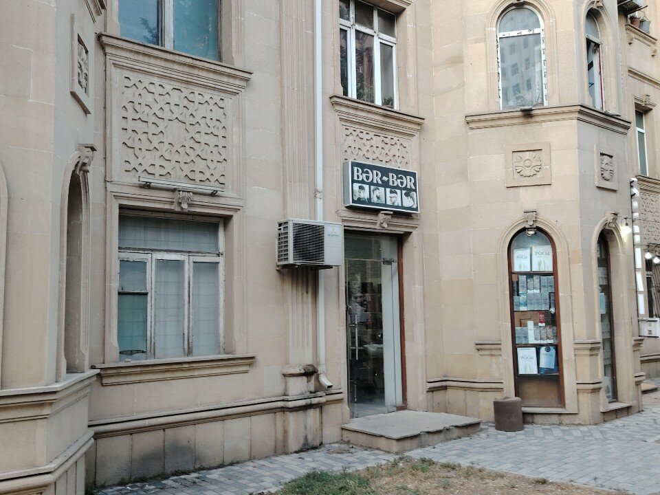 Berberler Bərbər, Bakü, foto
