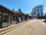 Clothing market (Krasnodar Territory, Sochi Resort City Urban District, Esto-Sadok Village, Gornaya Karusel Street), giyim pazarı  Soçi'den