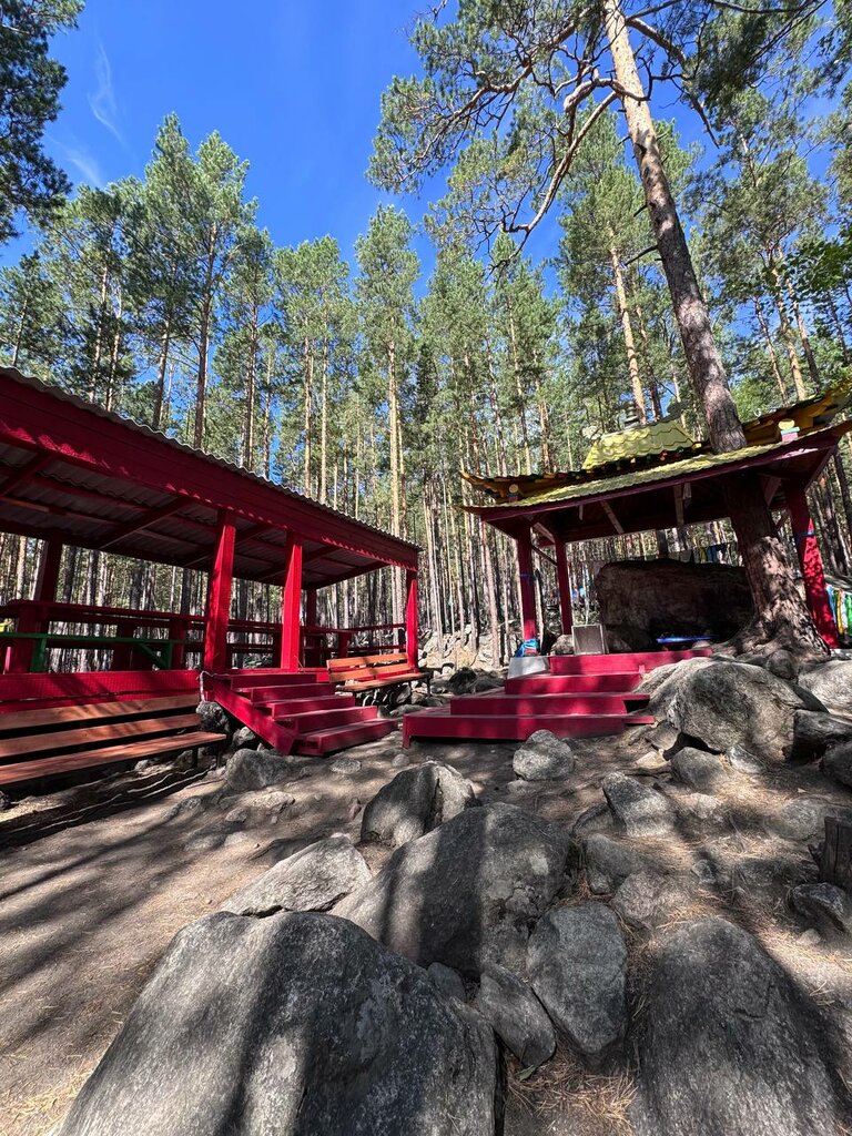 Pagoda Каменный храм с изображением танцующей богини Янжимы Сарасвати, Buriatya, foto
