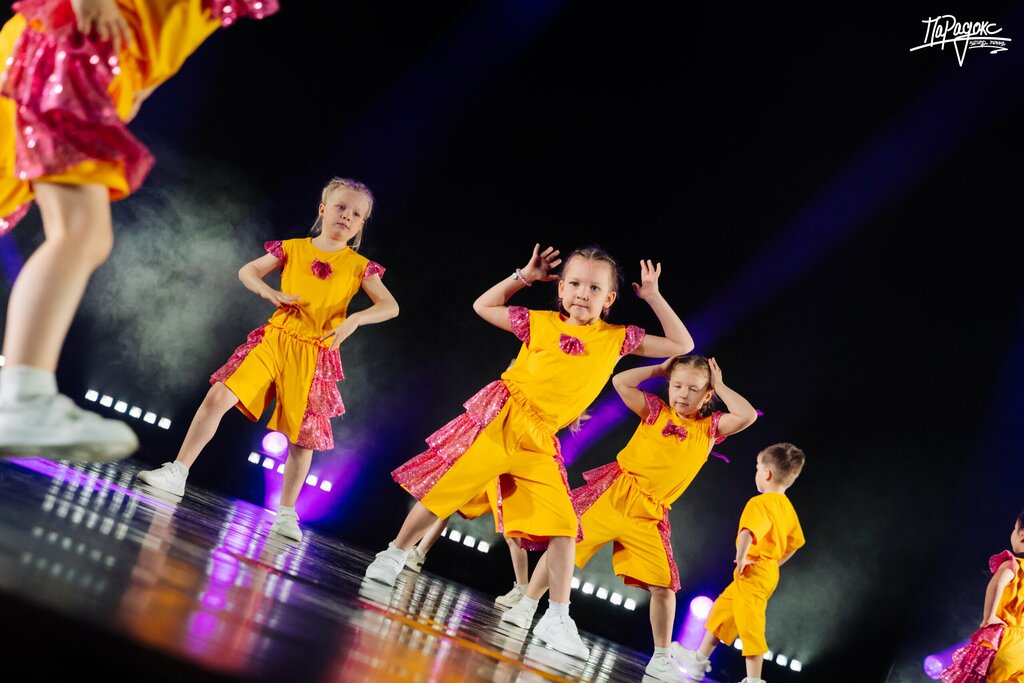 Dans okulları Парадокс, Tiumen, foto