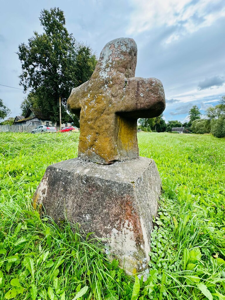 Anıt, heykel Каменный крест, Vitebskaya oblastı, foto