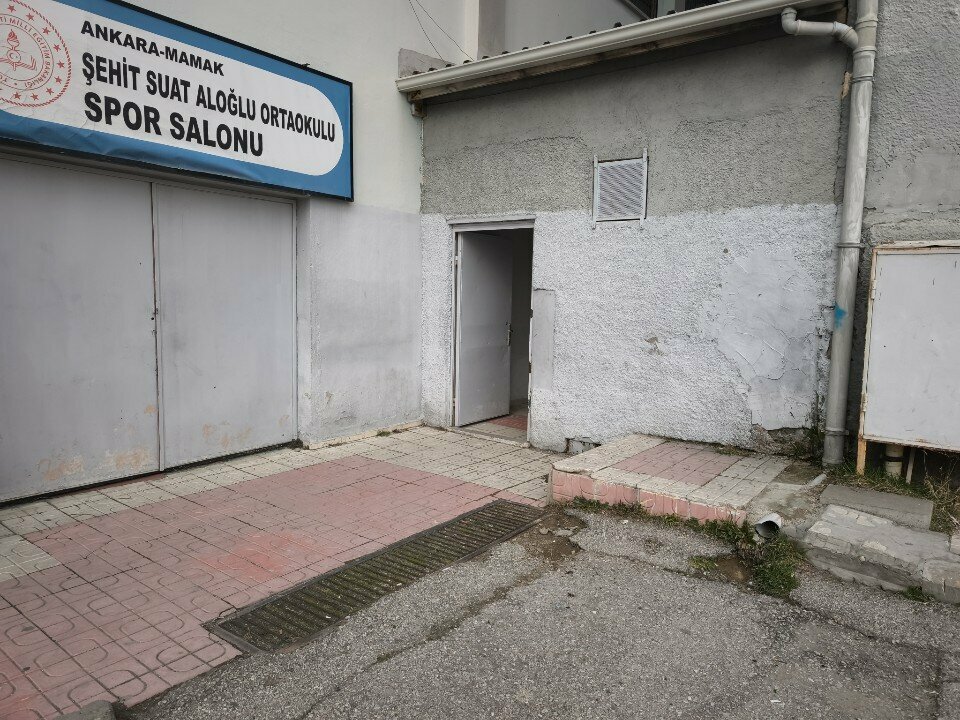 Spor ve jimnastik salonları Şehit Suat Aloğlu Ortaokulu Spor Salonu, Ankara, foto