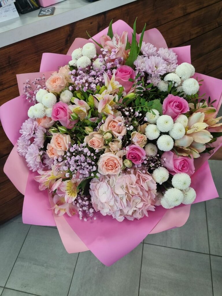 Çiçekçiler Orkhideia cvety, Tulskaya oblastı, foto