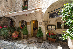 Le Saint Paul (Provence-Alpes-Côte d'Azur, Alpes-Maritimes, Arrondissement de Grasse, Saint-Paul, Rue Grande, 86), otel