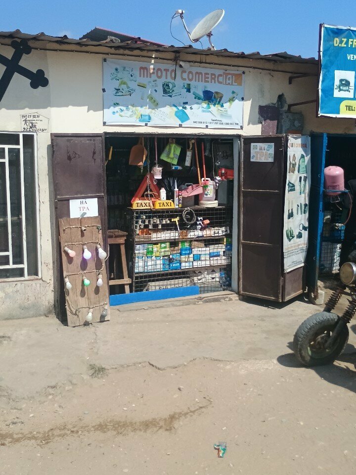 Motosiklet aksesuarları Mfoto Comércio, Loanda, foto