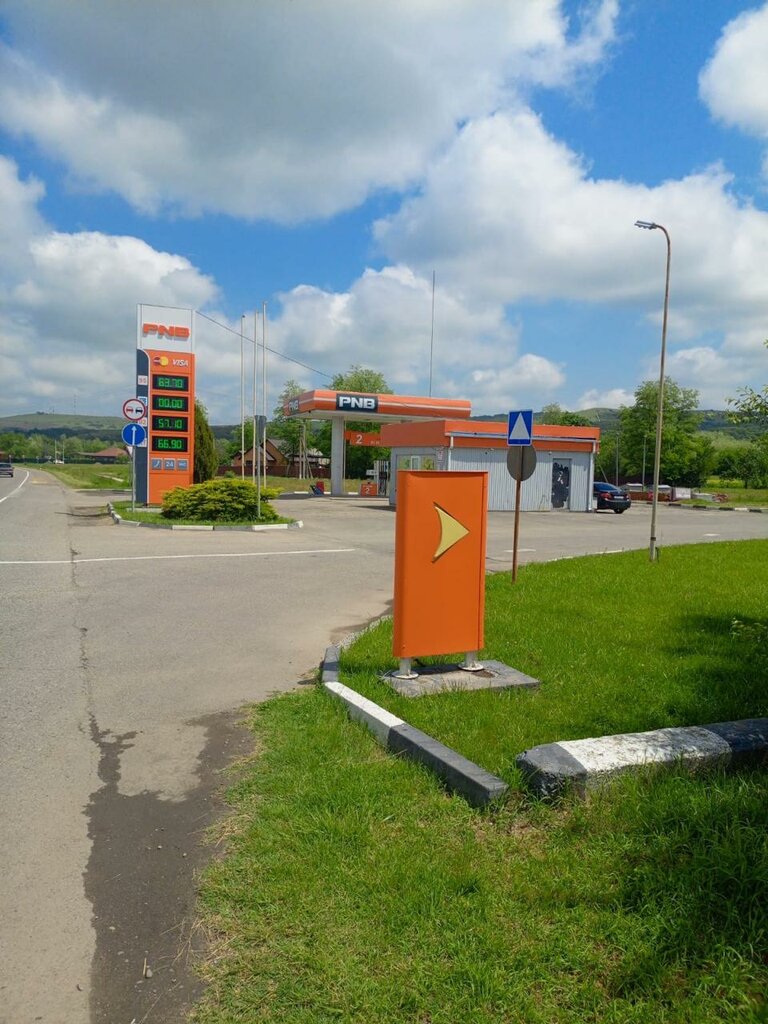 Benzin istasyonu Дельта-нефть, Krasnodarski krayı, foto