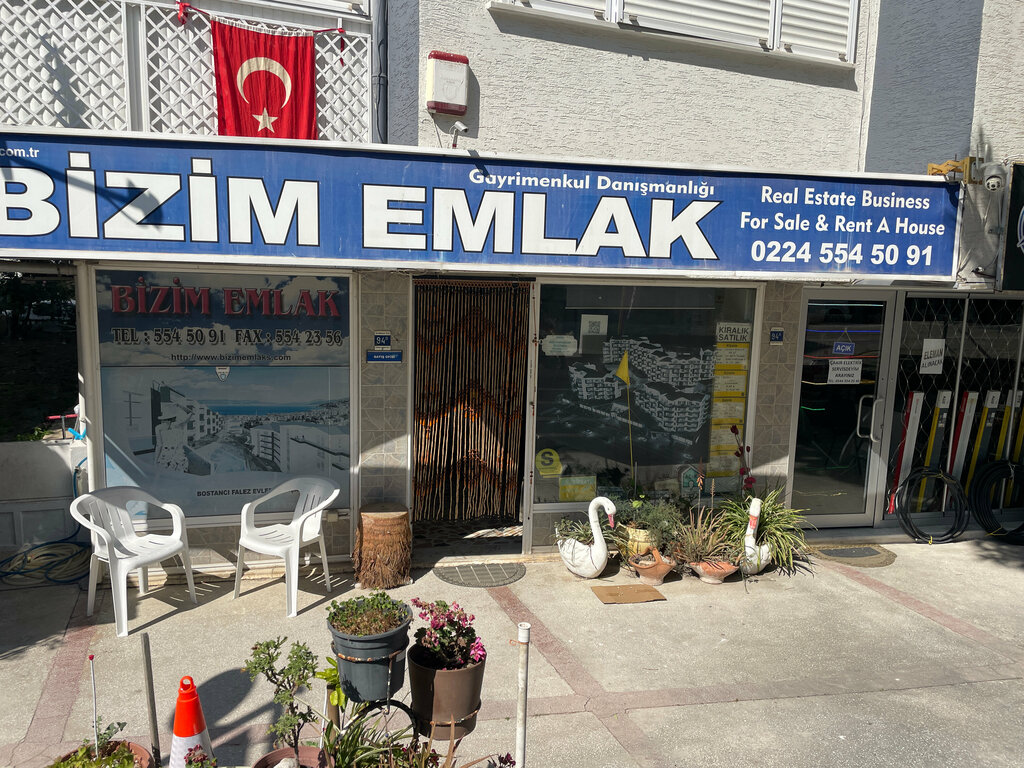 Emlak ofisi Bizim Emlak, Mudanya, foto