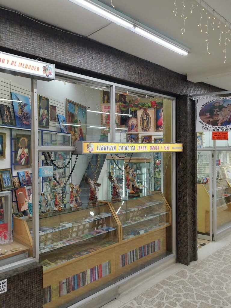 Kütüphaneler Jesús, María y José Catholic Bookstore, Medellin, foto