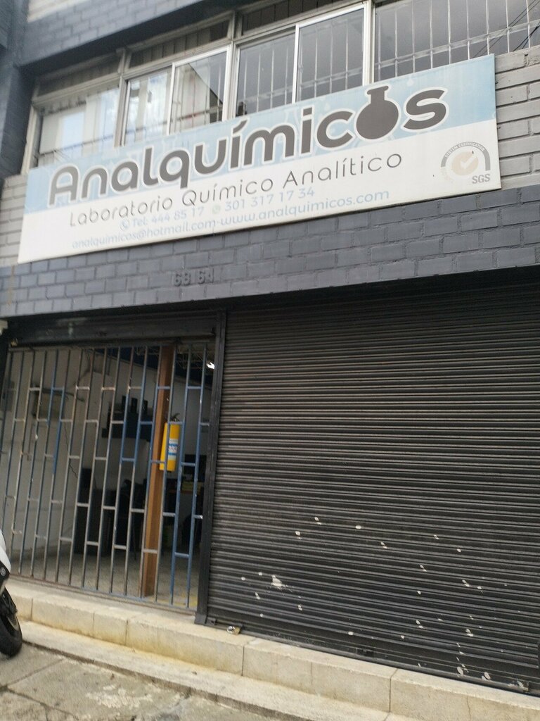 Kimya laboratuvarı Analytical Chemical Laboratory Ltda, Medellin, foto