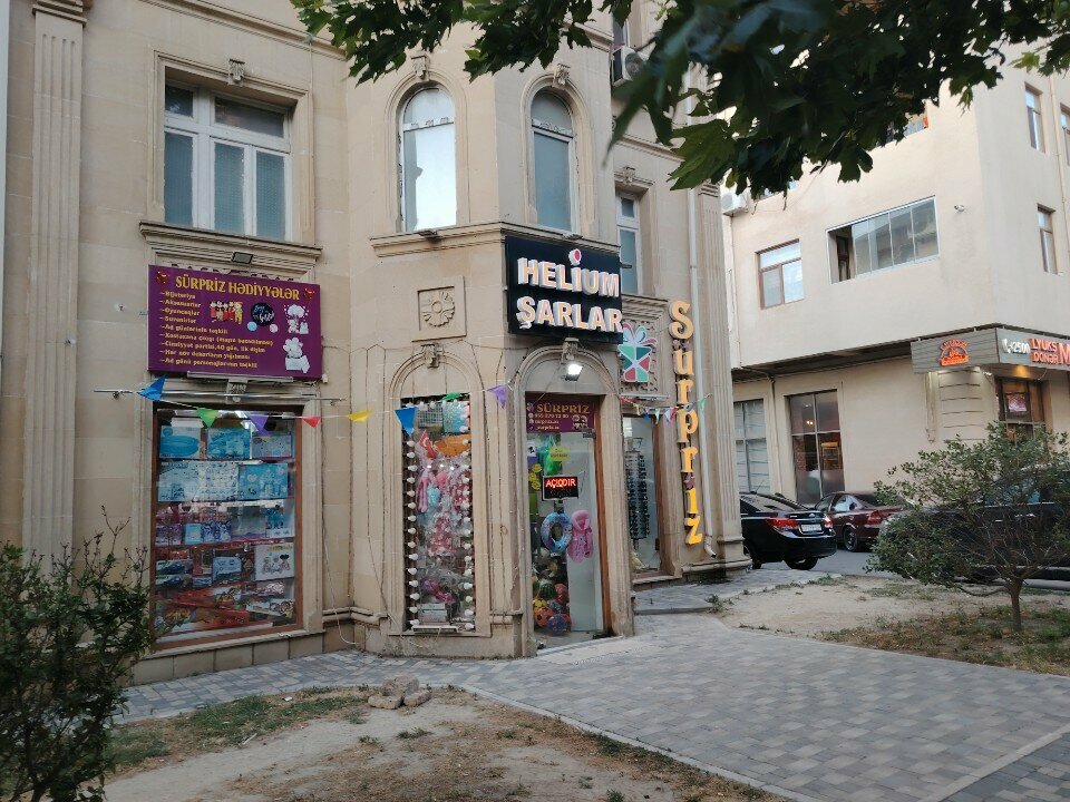 Hediyelik eşya mağazaları Surpriz, Bakü, foto