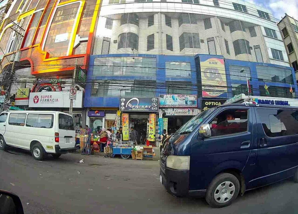 Motosiklet yedek parçaları Frosat, El Alto, foto