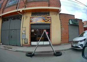 Rosticeria Napoles (Department of La Paz, Provincia Murillo, El Alto, Villa Adela, Calle San Andres, 12), restoran  El Alto'dan