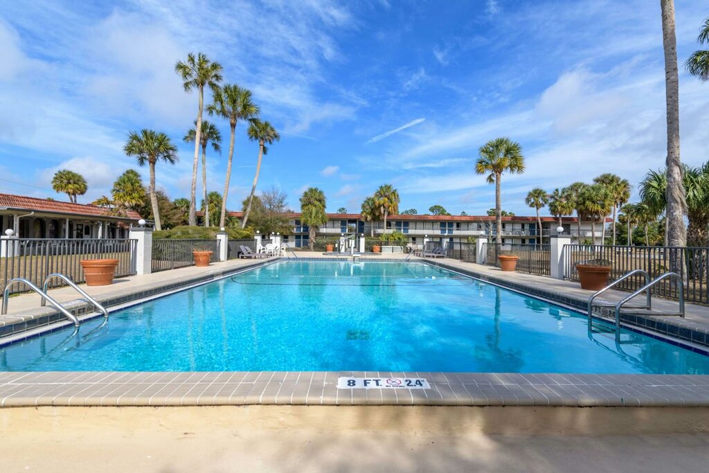 Otel Motel 6 Spring Hill, Spring Hill, foto
