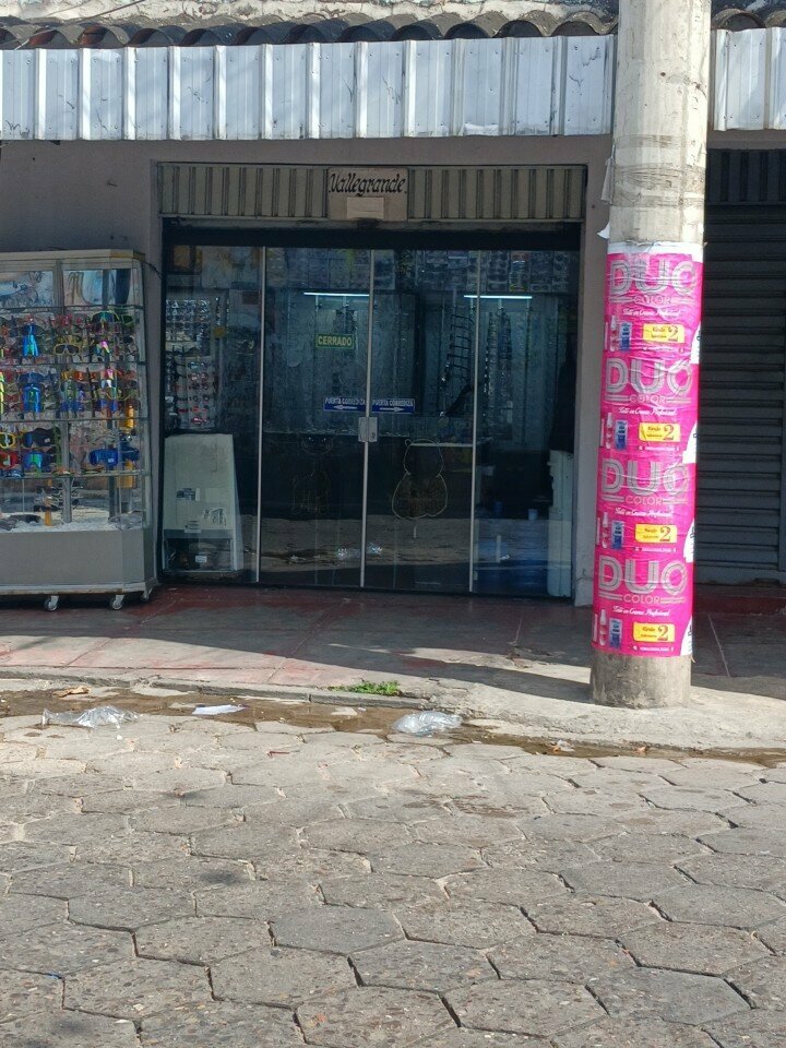 Optik Venta de gafas Vallegrande, Santa‑Krus, foto