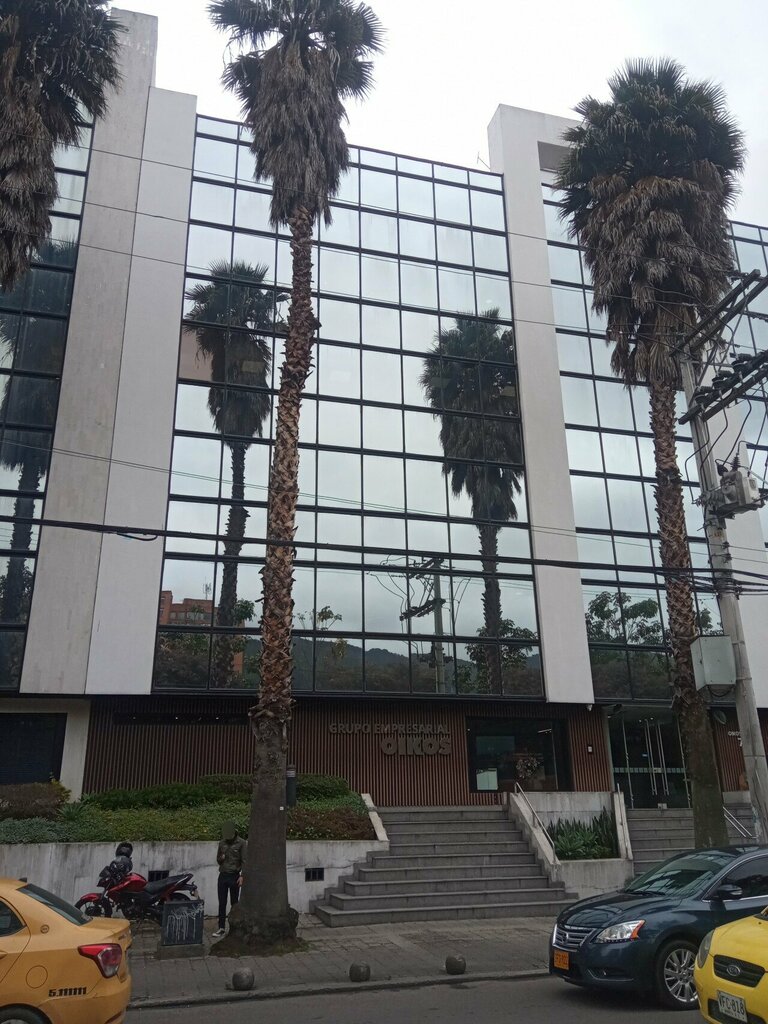 Emlak ofisi Real Estate Company Oikos Real Estate, Bogota, foto