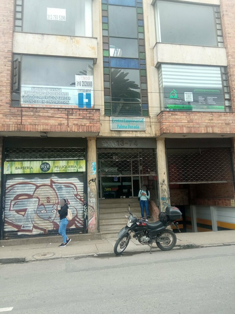 Giyim mağazası Centro Empresarial Palma Dorada, Bogota, foto