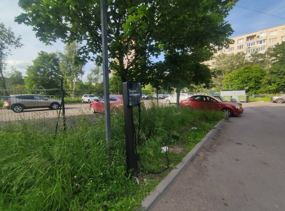 Elektrikli oto şarj istasyonları Яндекс Заправки, Saint‑Petersburg, foto