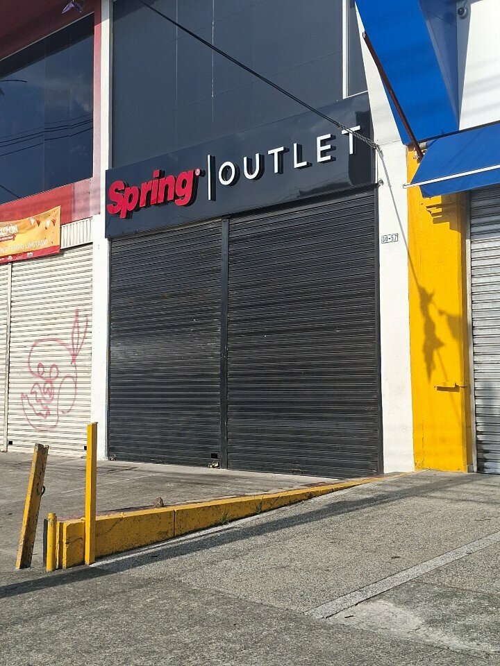 Mobilya mağazaları Spring, Cali, foto