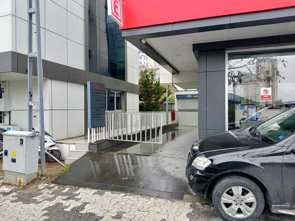 Tıp merkezleri ve klinikler Dr. Hakan Yenice, İstanbul, foto