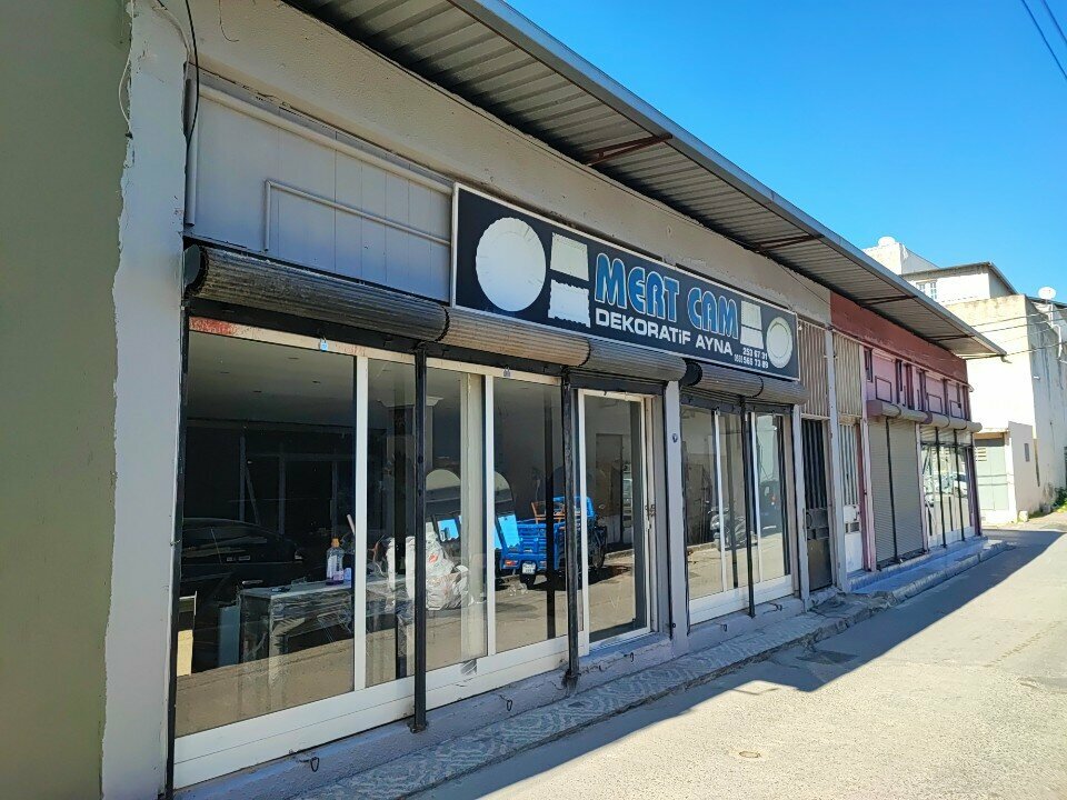 Cam ve cam ürün üreticisi Mert Cam Dekoratif Ayna, İzmir, foto