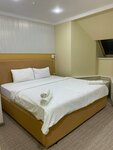 Deluxe Plaza (Syrym Datuly kóshesi No:4), otel  Kulsarı'dan
