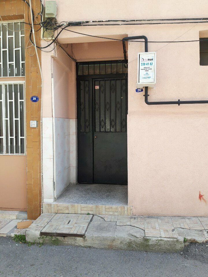 Dini kurslar Karabağlar Müftülüğü Yunus Emre Camii Kuran Kursu, İzmir, foto