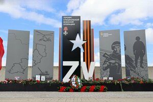 Аллея Боевой Славы (Krasnodar Territory, Gulkevichi, ulitsa Korotkova), anıt, heykel  Gulkeviçi'den