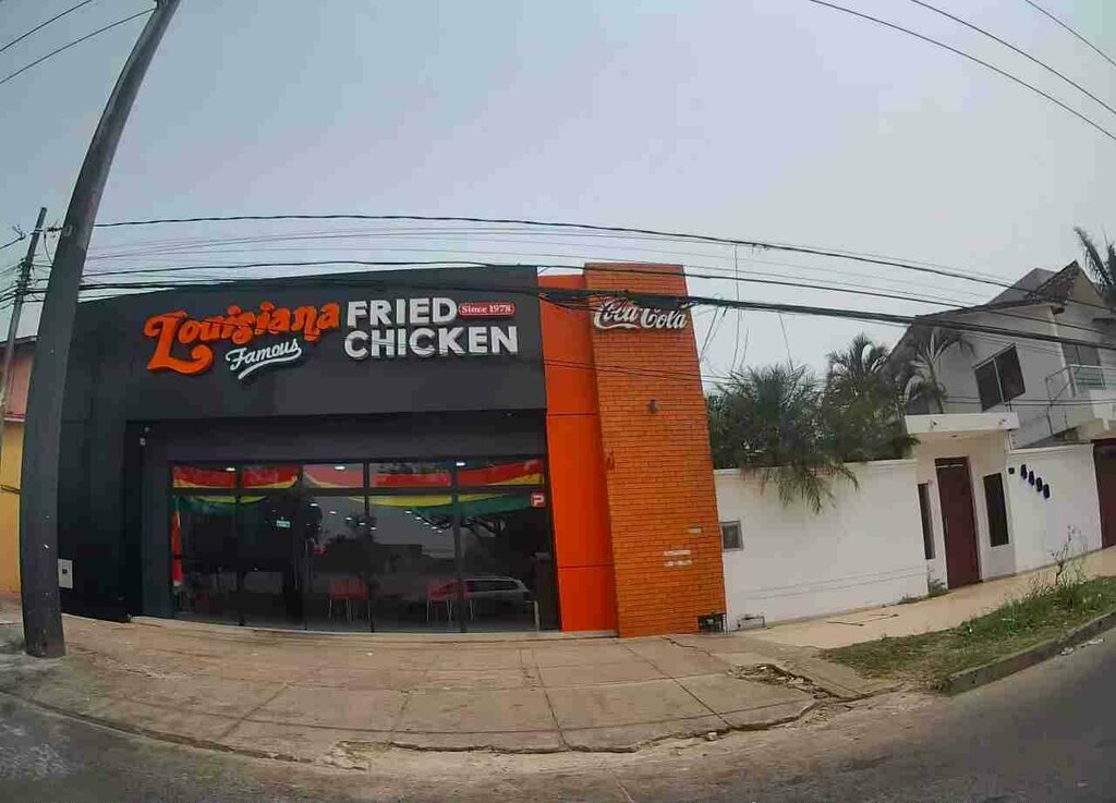 Fast food Louisiana Fried Chicken, Santa‑Krus, foto