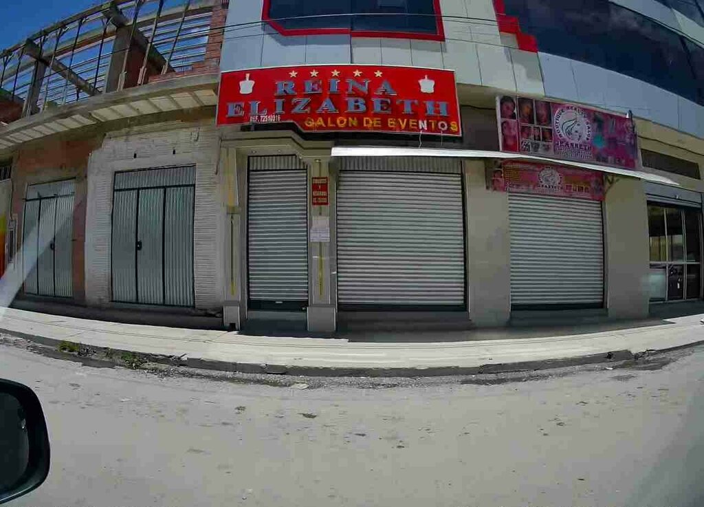 Kutlama sunucuları Reina Elizabeth Event Hall, El Alto, foto