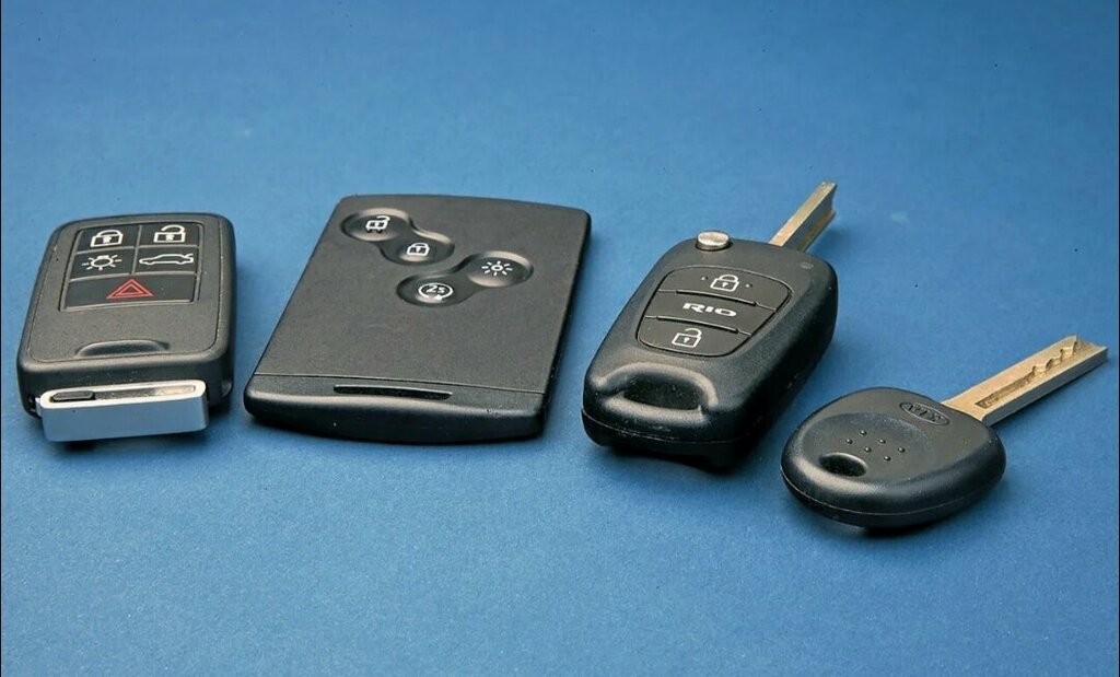 Araba anahtarları Автоключи с чипом, Kamensk‑Uralski, foto